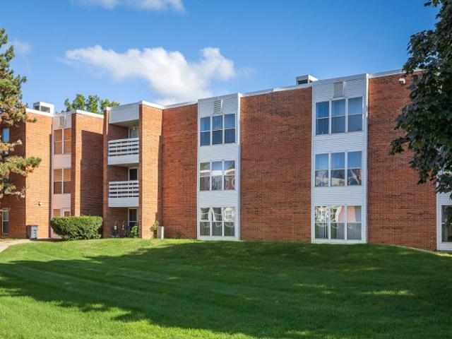 Park at Franklin Senior Living 2 Bedroom Apartment for Rent at 28301 Franklin Rd, Southfield, MI 48034