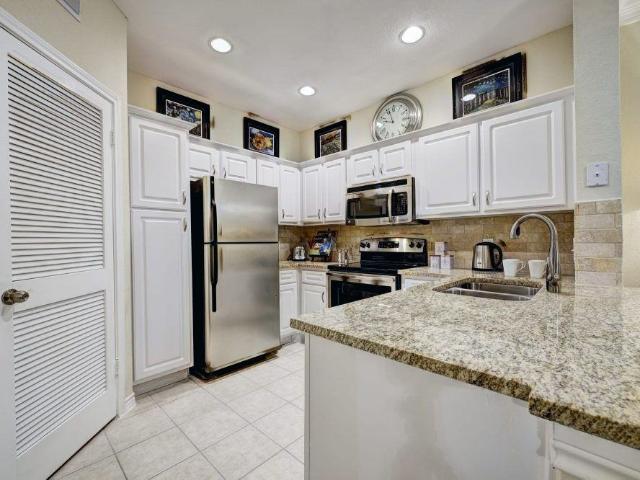 Park at WestCreek 2 Bedroom Apartment for Rent at 2350 Westcreek Ln, Houston, TX 77027 Great Uptown