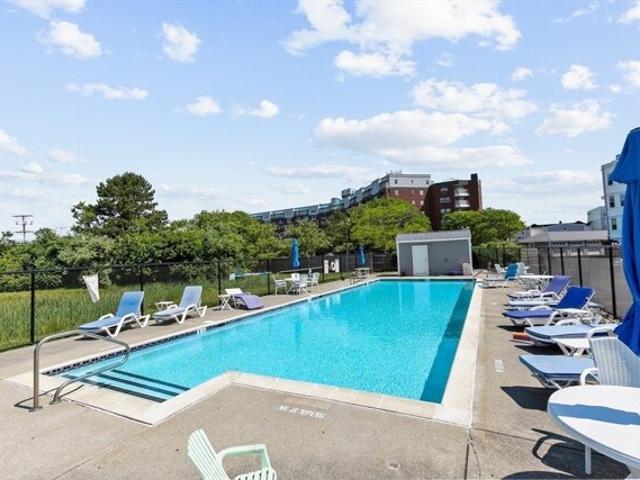 Park Ave Unit,hull, Condo For Sale