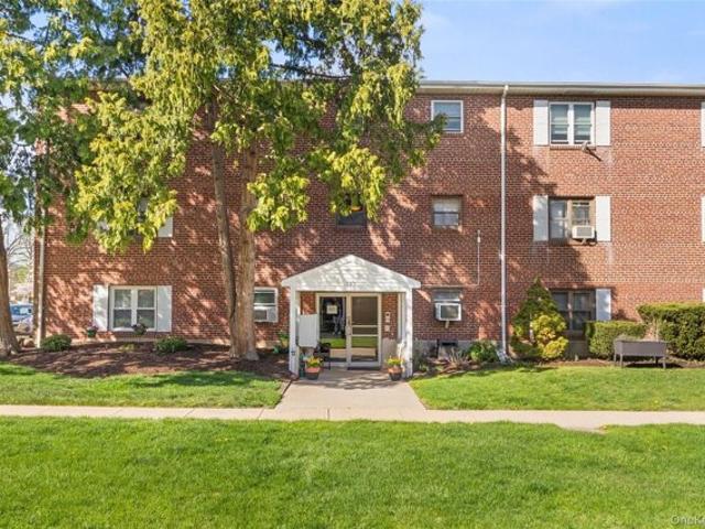 Park Ave Apt C, Amityville, Property For Sale