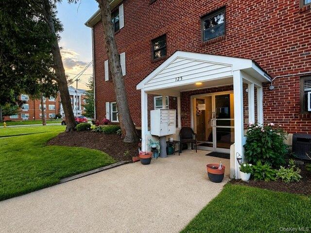 Park Ave Apt B, Amityville, Property For Sale