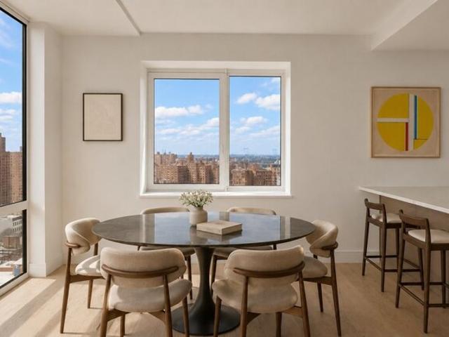 Park Ave Apt B, New York, Condo For Sale