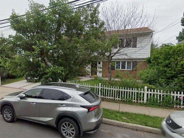 Park Ave, New Hyde Park, Home For Sale