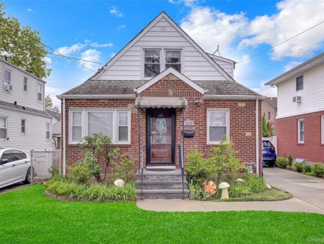Park Ave, New Hyde Park, Home For Sale
