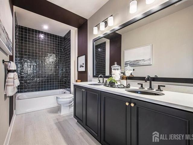 Park Ave, North Brunswick, Home For Sale