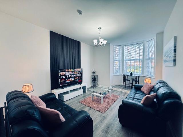 Park Avenue, Whitley Bay NE26, 2 bed flat to rent, £3,792 pcm | PrimeLocation