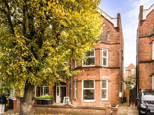 Park Avenue, Willesden Green, London. 2 bed flat to rent £2,180 pcm £503 pw