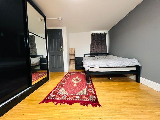 Park Avenue, Barking IG11, Room to rent, £800 pcm | PrimeLocation