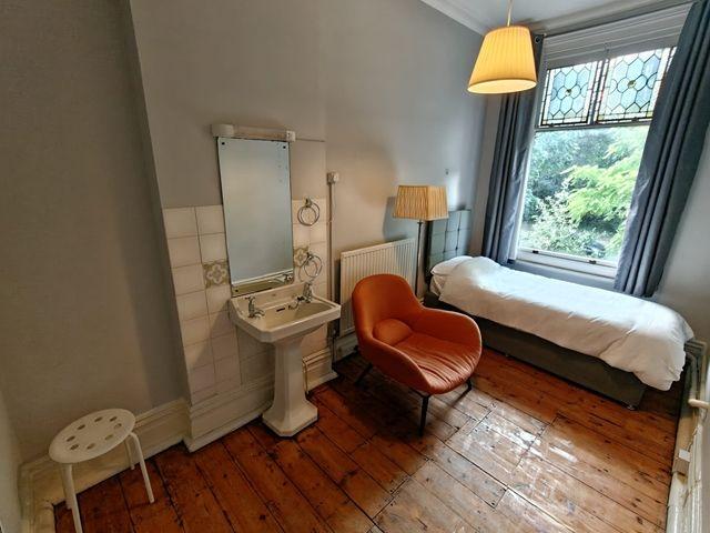 Park Avenue, Bedford MK40, Room to rent, £750 pcm | PrimeLocation