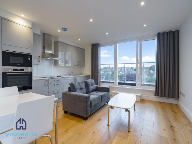 Park Avenue, Bushey WD23, 1 bed flat to rent, £1,450 pcm | PrimeLocation