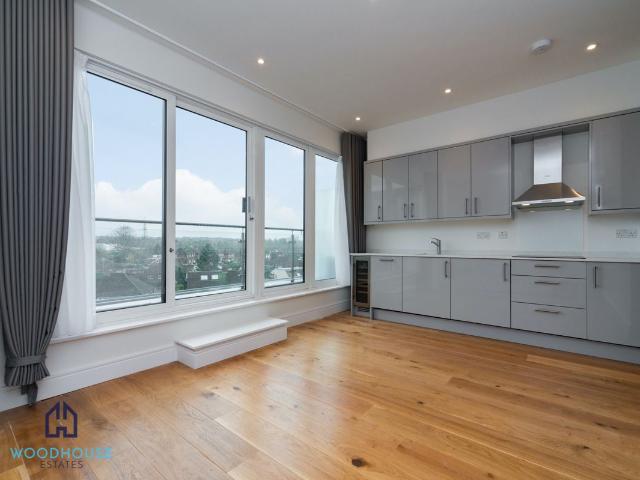 Park Avenue, Bushey WD23, 1 bed flat to rent, £1,500 pcm | PrimeLocation