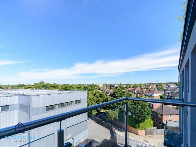 Park Avenue, Bushey WD23, 1 bed flat to rent, £1,700 pcm | PrimeLocation