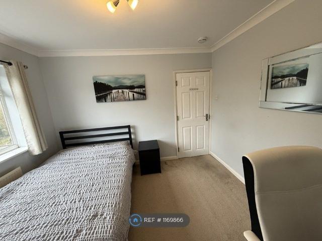 Park Avenue, Bushey WD23, Room to rent, £700 pcm | PrimeLocation