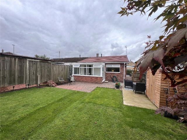 Park Avenue, Driffield, East Riding Yorkshire YO25, 2 bed bungalow to rent, £825 pcm | PrimeLocation