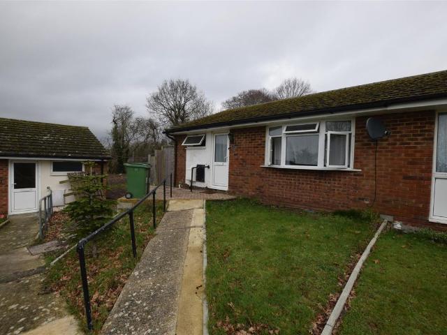 Park Avenue, Hastings TN34, 2 bed bungalow to rent, £1,295 pcm | PrimeLocation