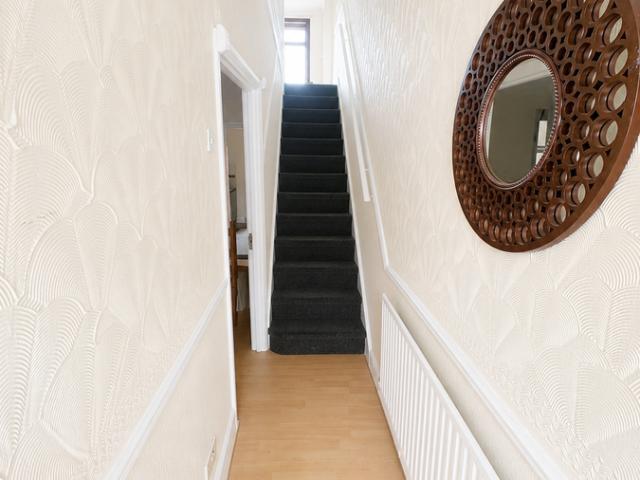 Park Avenue, London IG11, 3 bed detached house to rent, £2,400 pcm | PrimeLocation