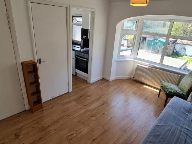 Park Avenue, London, London NW10, Studio to rent, £1,150 pcm | PrimeLocation