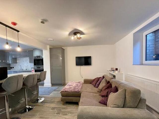 Park Avenue, Manchester, 4 Bedroom House
