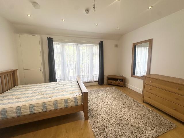Park Avenue North, Willesden NW10, 1 bed flat to rent, £1,850 pcm | PrimeLocation