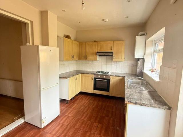 Park Avenue, Southall UB1, 3 bed terraced house to rent, £2,800 pcm | PrimeLocation