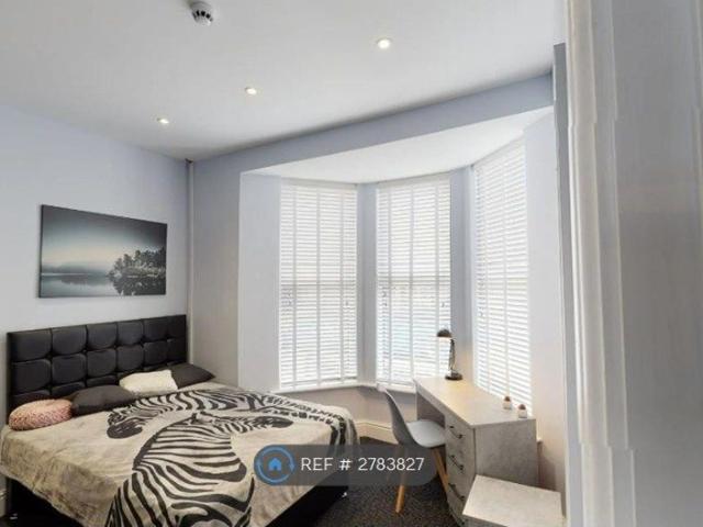 Park Bank, Salford M5, Room to rent, £725 pcm | PrimeLocation