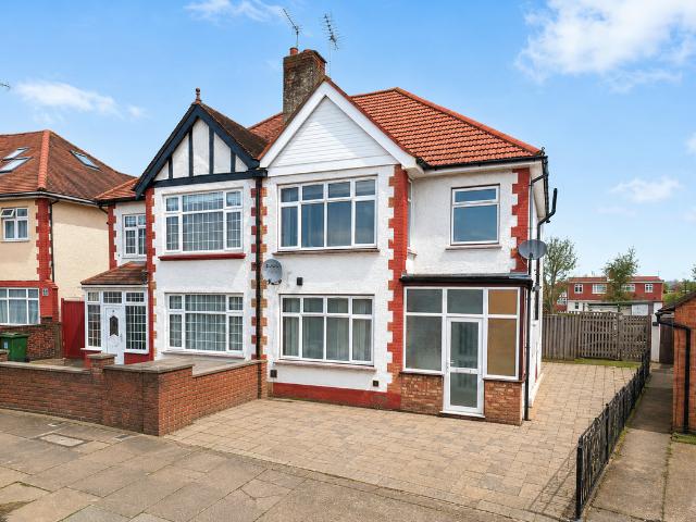 Park Chase, Wembley HA9, 2 bed maisonette to rent, £1,750 pcm | PrimeLocation