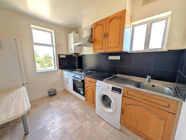 Park Chase, Wembley HA9, 2 bed maisonette to rent, £1,800 pcm | PrimeLocation