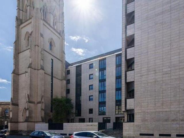 Park Circus Place, Glasgow, 2 Bedroom Flat