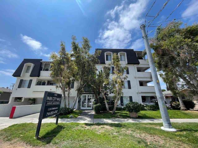 Park City Walk Apartments 2 Bedroom Apartment for Rent at 1114 W Santa Ana Blvd, Santa Ana, CA 92703 Flower Park