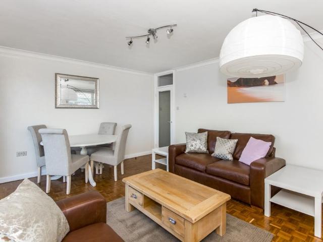 Park Close, Oxford 2 bed apartment to rent £1,795 pcm £414 pw