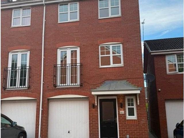Park Close, Preston PR2, 4 bed end terrace house to rent, £1,295 pcm | PrimeLocation