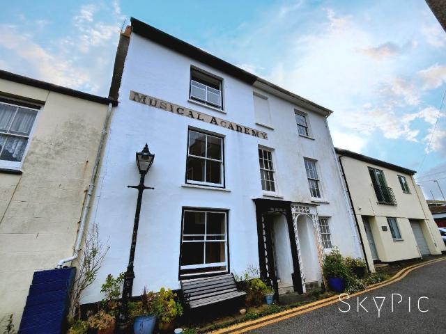 Park Corner, Penzance TR18, 4 bed town house to rent, £1,700 pcm | PrimeLocation