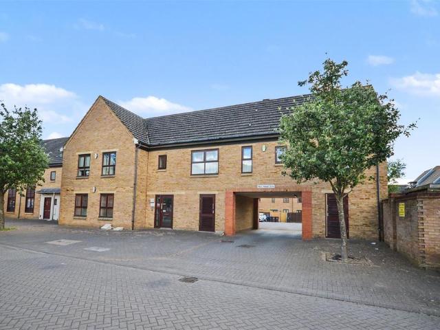 Park Corner, St James, NN5 2 bed flat to rent £1,175 pcm £271 pw