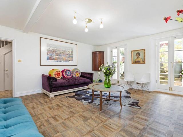 Park Crescent Apartment 1 bed flat to rent £1,950 pcm £450 pw
