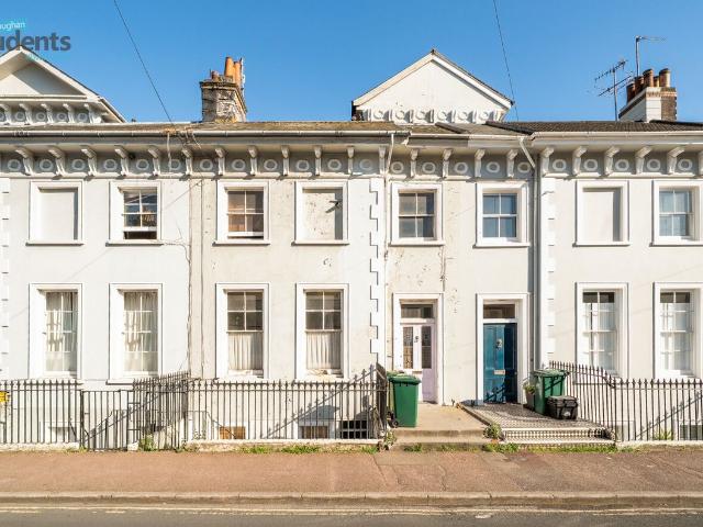Park Crescent, Brighton, East Sussex BN2, 3 bed flat to rent, £2,300 pcm | PrimeLocation