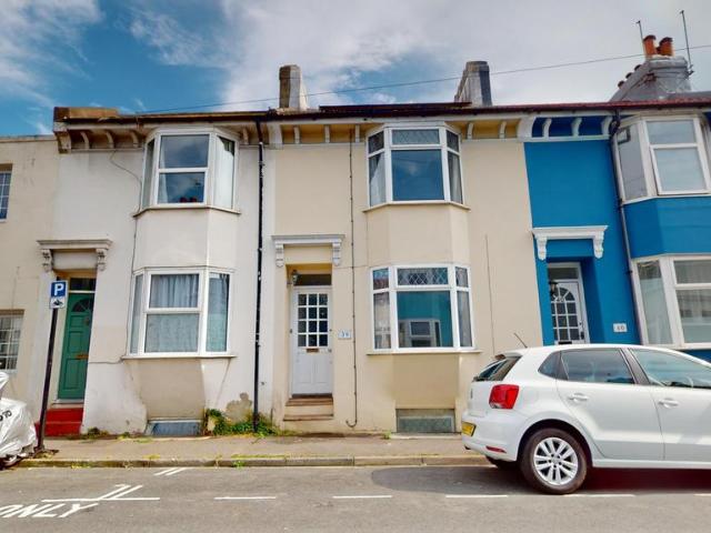 Park Crescent Road 4 bed terraced house to rent £2,595 pcm £599 pw