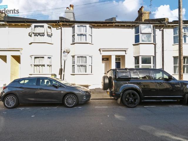Park Crescent Road, East Sussex BN2 4 bed terraced house to rent £2,600 pcm £600 pw