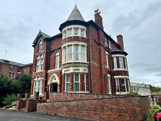 Park Crescent, Southport PR9, 15 bed shared accommodation to rent, £450 pcm | PrimeLocation