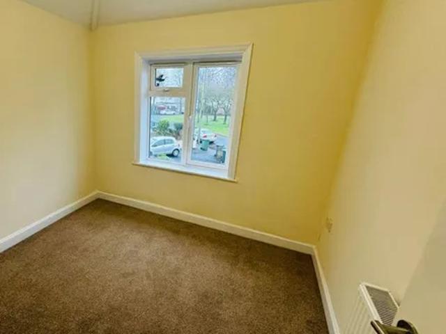 Park Crescent, West Bromwich, B71 4AN, United Kingdom | 3 bed duplex for rent #140396318 | Rentberry