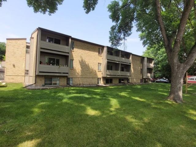 Park Downs Apartments 1 Bedroom Apartment for Rent at 419 11th Ave S, Fargo, ND 58103 Hawthorne
