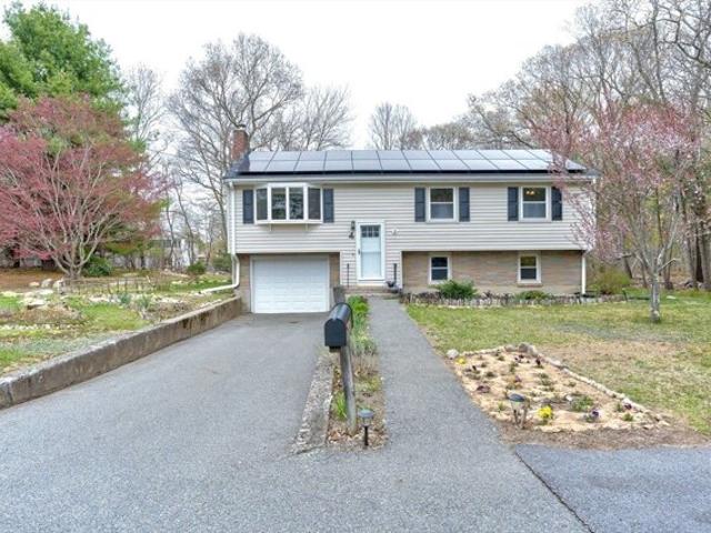Park Dr, Holbrook, Home For Sale
