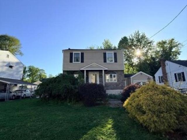 Park Dr, Kenilworth, Home For Sale