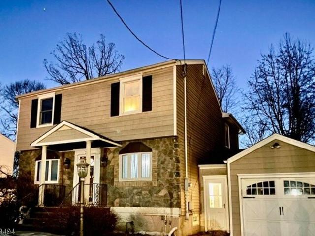 Park Dr, Kenilworth, Home For Sale