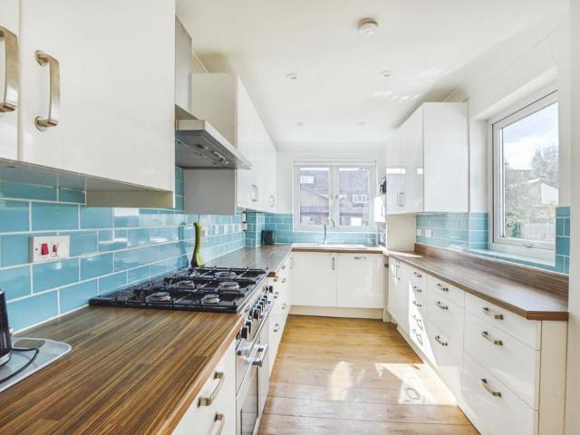 Park Drive, Acton, London, W3 4 bed terraced house to rent £4,250 pcm £981 pw