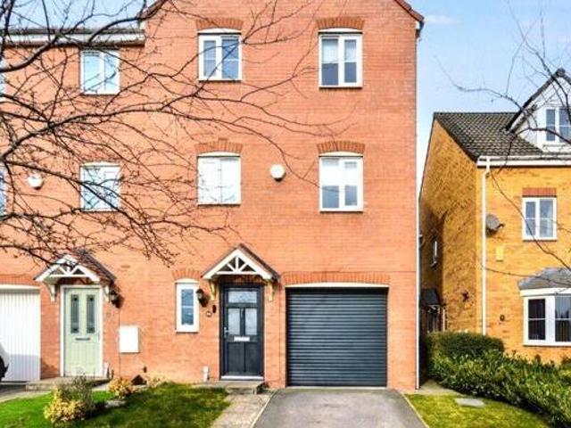 Park Drive, Lofthouse, 4 Bedroom Town