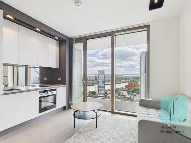 Park Drive, London E14 Studio to rent £2,600 pcm £600 pw