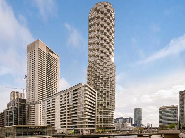 Park Drive, London E14 Studio to rent £2,690 pcm £621 pw