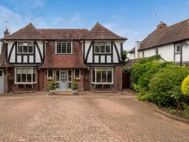 Park Drive, London, HA3 6RR, United Kingdom | 5 bed house for rent #165952881 | Rentberry