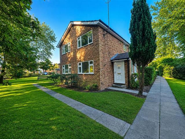 Park Drive, Sunningdale SL5, 2 bed flat to rent, £1,400 pcm | PrimeLocation