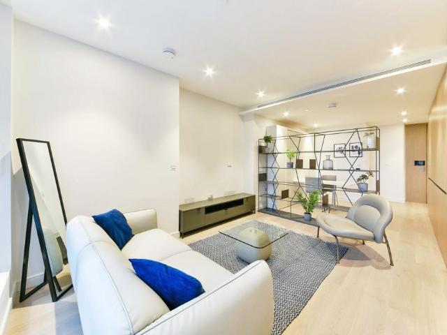 Park Drive, Wood Wharf, Canary Wharf. Studio to rent £2,492 pcm £575 pw